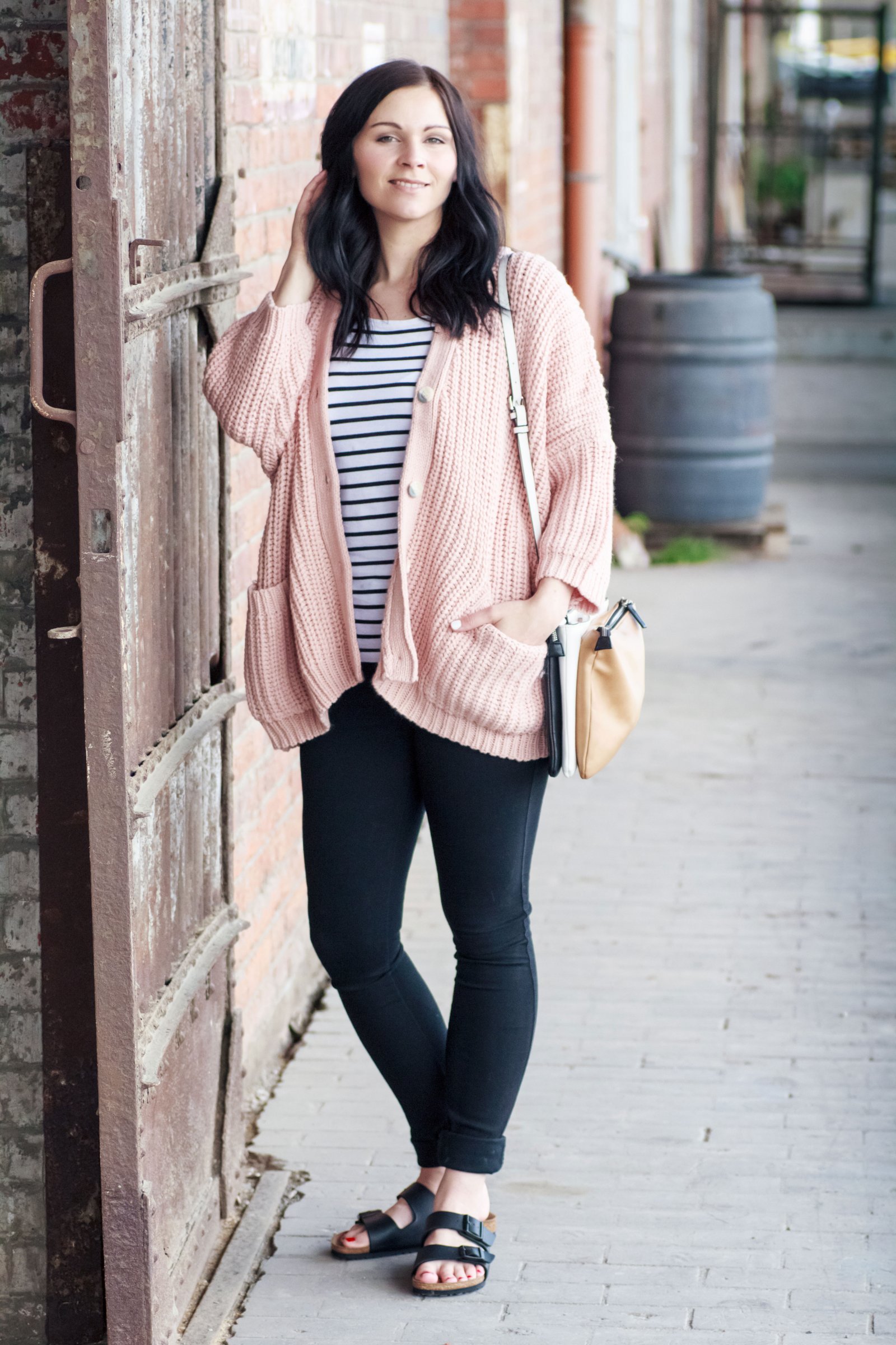 Outfit: Der Rosa Cardigan - Kleidermädchen: Mode, Beauty, Interior ...