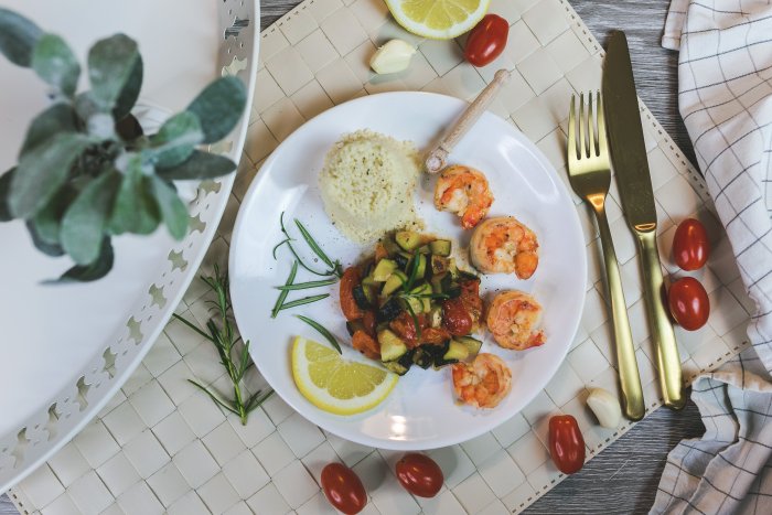 REWE Feine Welt Black Tiger Garnelen Gemüsepfanne auf Couscous ...